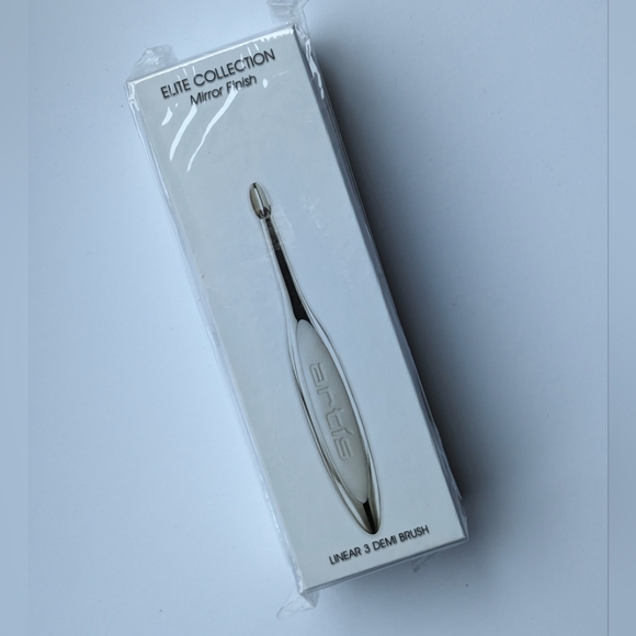 artis | Makeup | Nwt Artis Linear 3 Elite Demi Brush | Poshmark